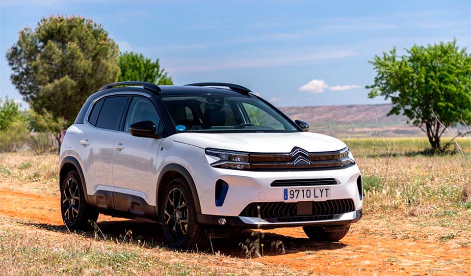 Los 10 Coches Híbridos Enchufables Más Baratos de 2025